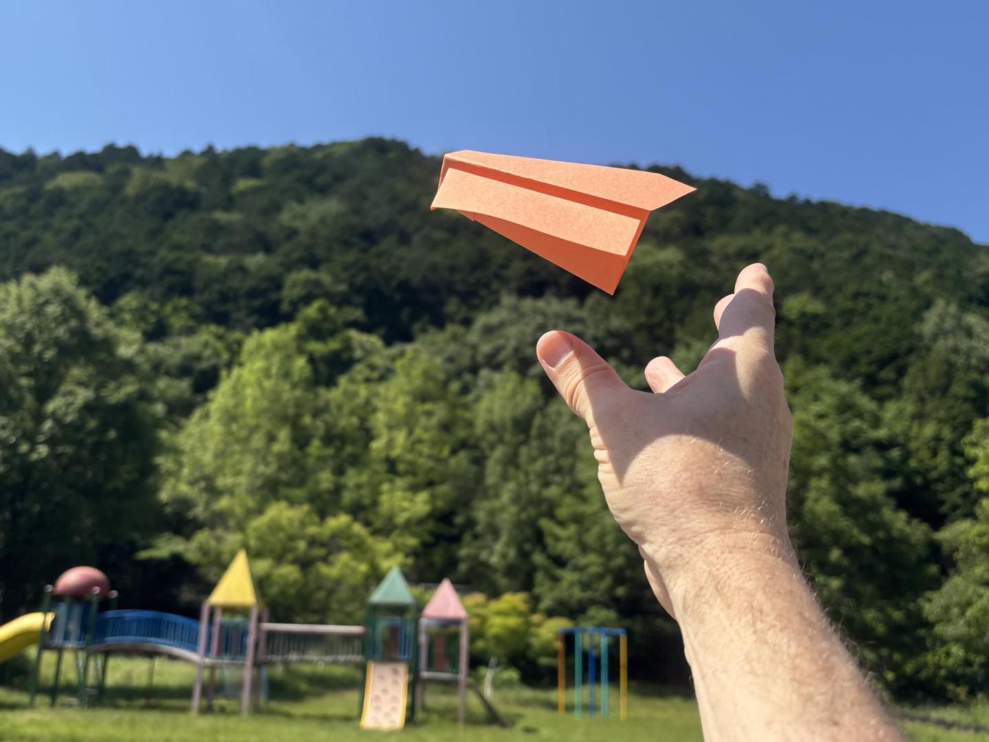 Asymmetrical airplane - 1749321546 | CFC Origami